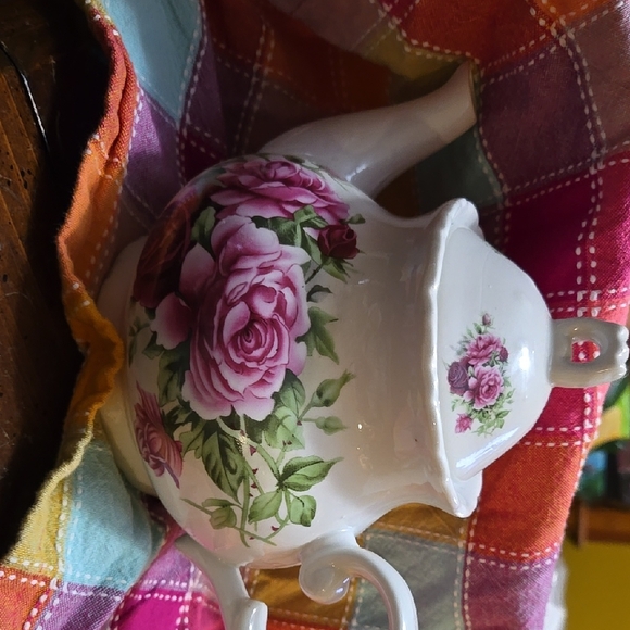 Kitchen | Vintage Floral Teapot With Pink Roses Ceramic | Poshmark